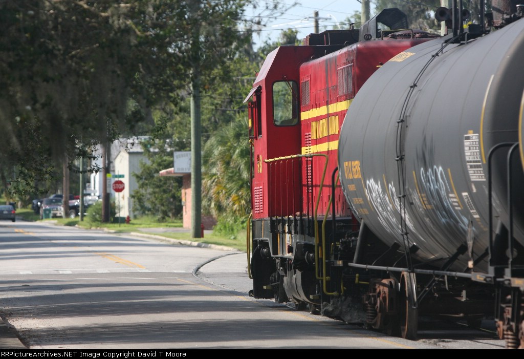 FCEN 63 is in the right turn only lane.